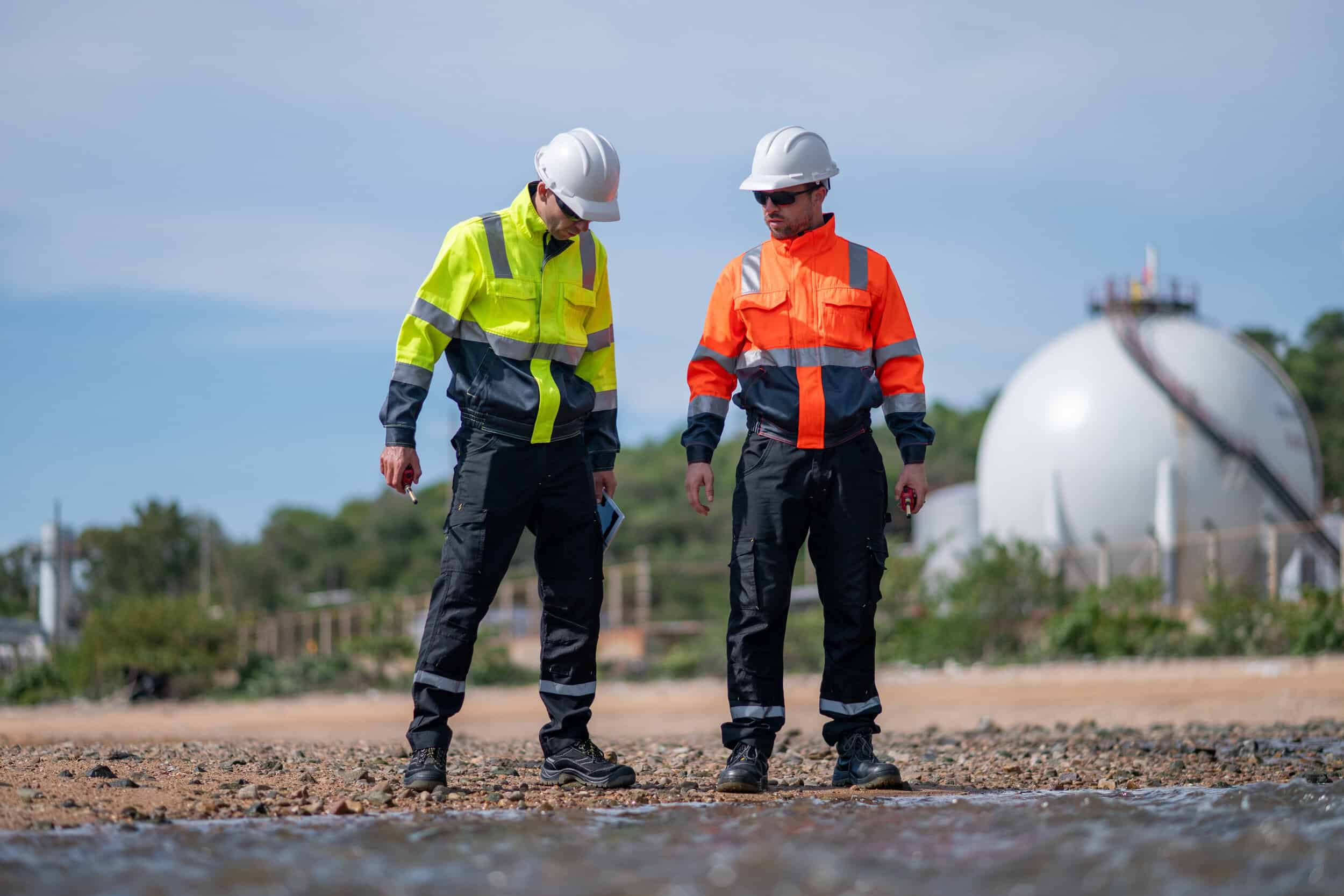 How to Ensure Oil Industry Uniforms Meet OSHA Standards - SPARKLE ...